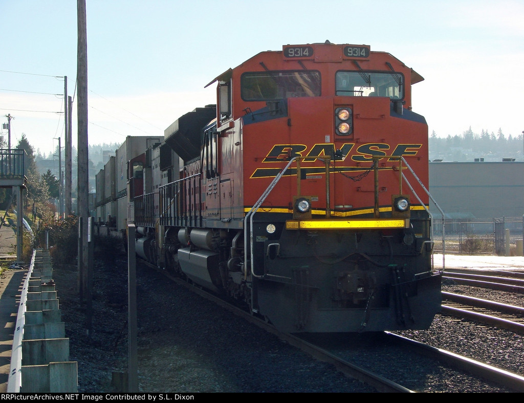 BNSF 9314 North @ Bayside